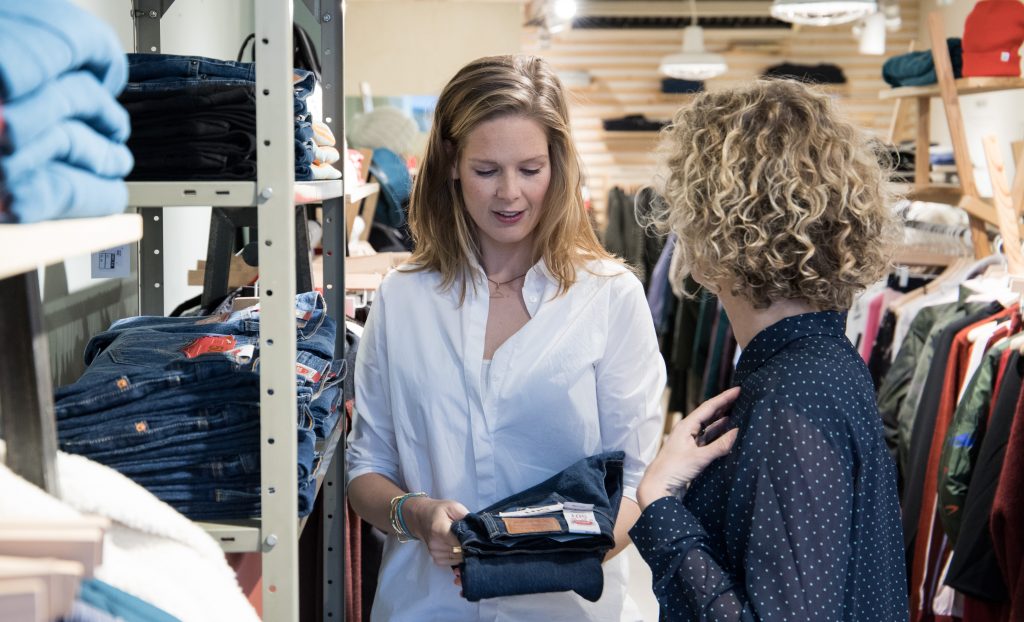 7 tips for finding the perfect jeans! | Glam Trendalike